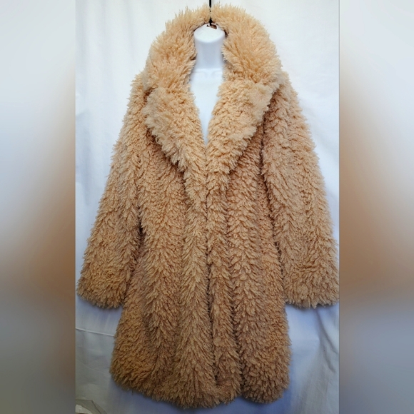 wild fable | Jackets & Coats | Biege Faux Fur Fuzzy Coat Jacket Wild ...